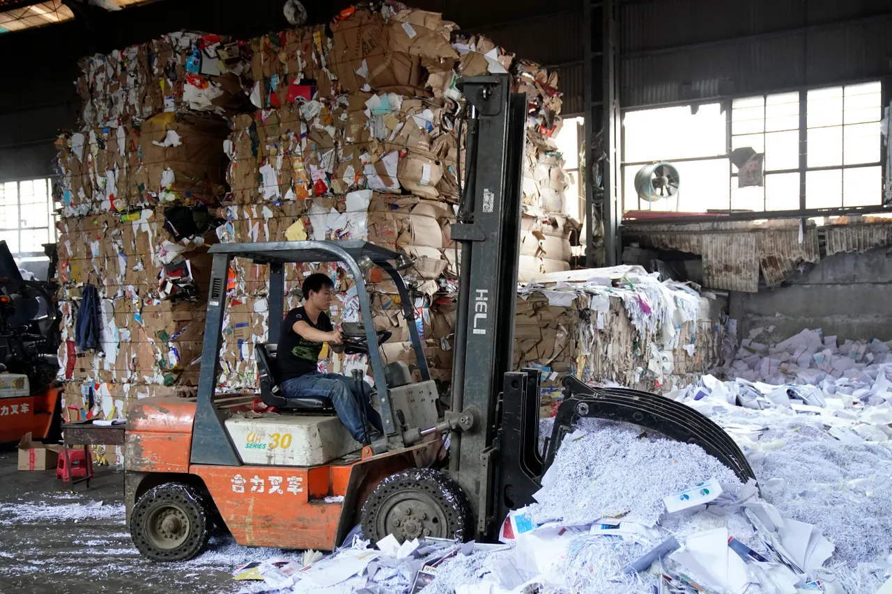 Aluminum Cans Are Piling Up In Landfills Because Nobody Wants To Pay To ...