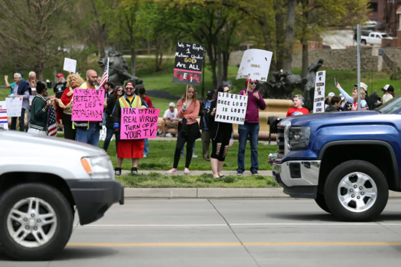 Protest Showdowns: Anti-Lockdown Protesters Carry Guns In Pennsylvania ...