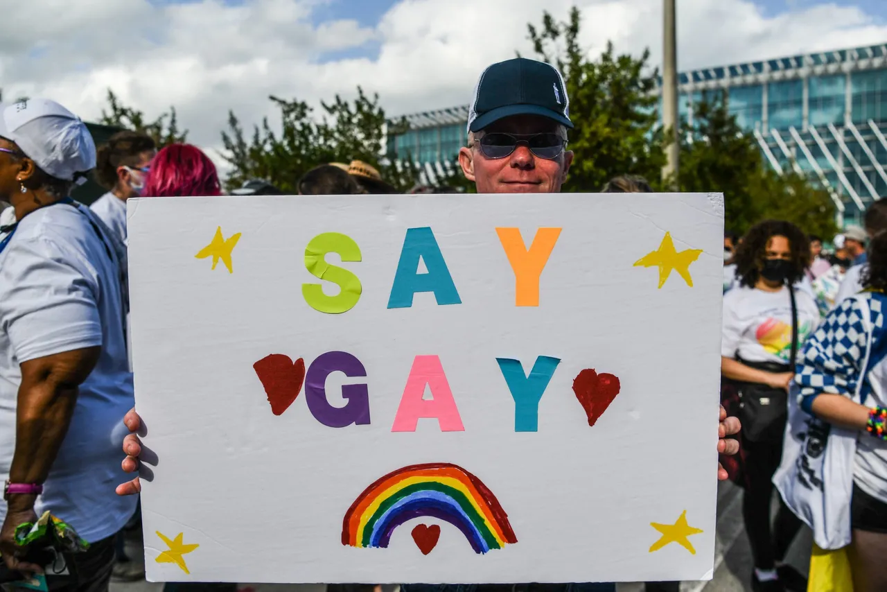 America’s Largest Teachers Union Unveils LGBTQ Toolkit Detailing ‘Ze ...