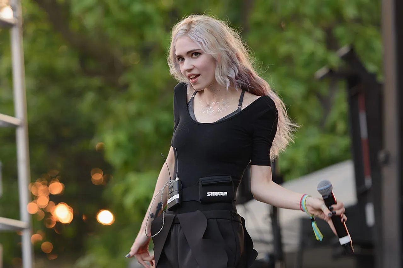 ‘What The F*ck?’: Grimes Cusses And Shrieks Her Way Through Awkward ...