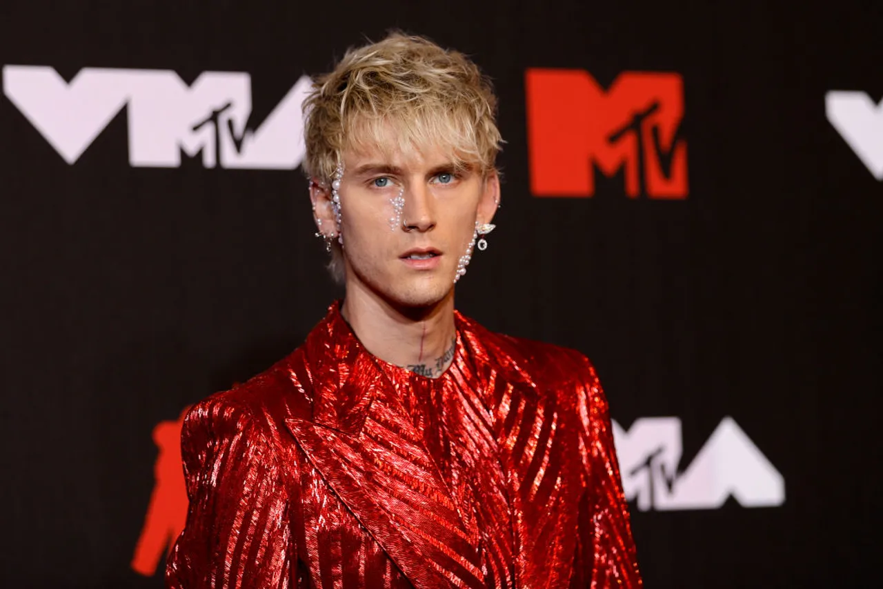 Machine Gun Kelly Said His Father Was On Trial At Age Nine After ...