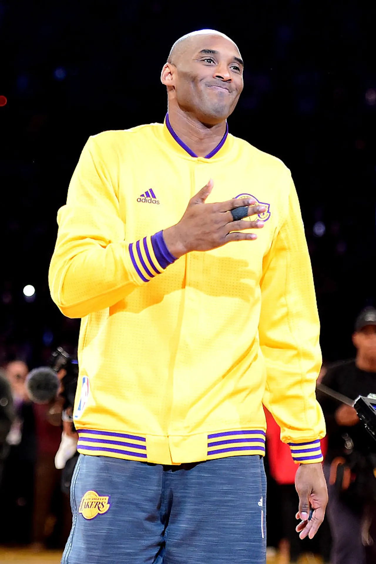 Kobe Bryant’s Last Warm-Up Jacket Fetches Big Bucks At Auction | The ...