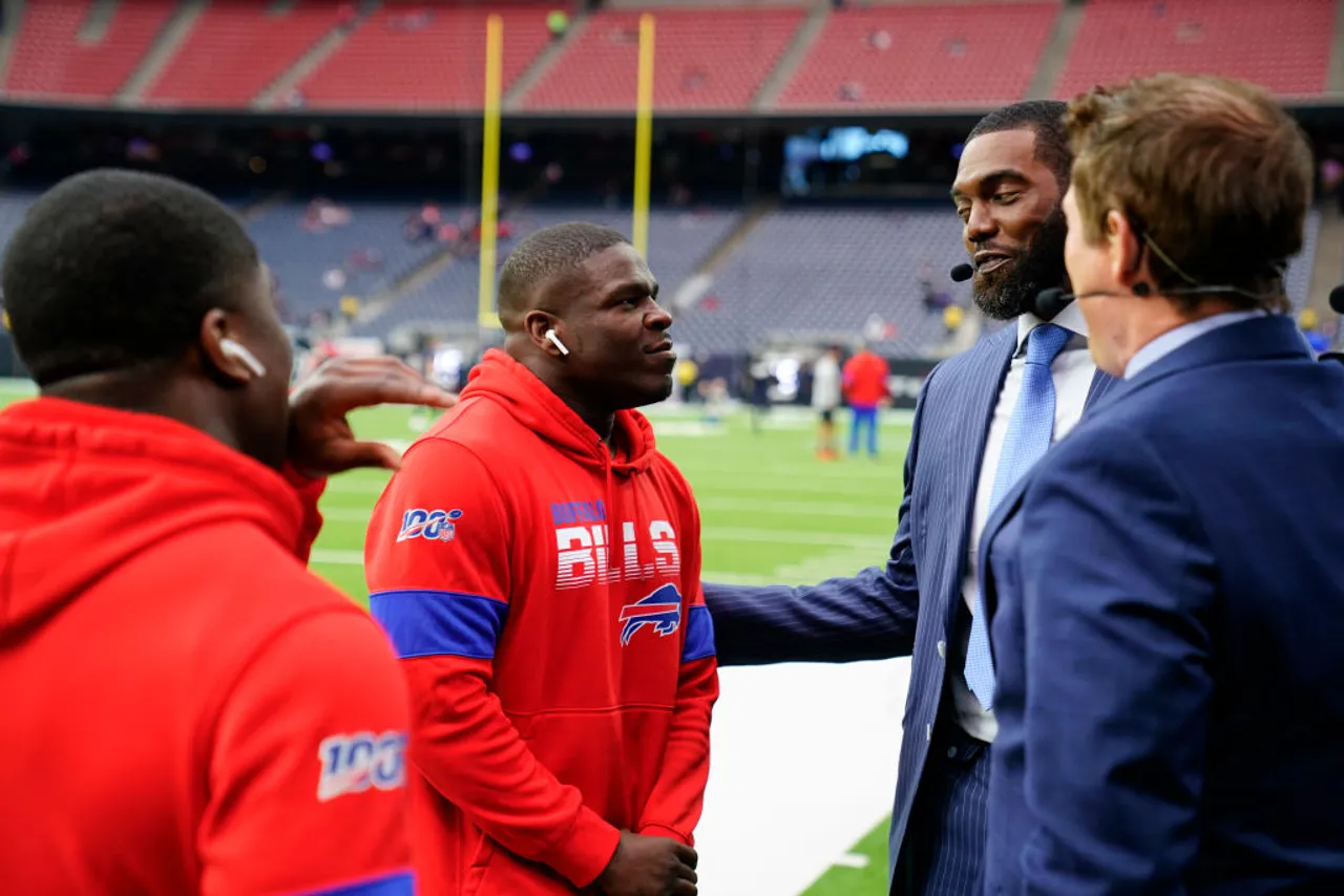 NFL Legend Randy Moss Asks For Prayers Amid Health Battle | The Daily ...