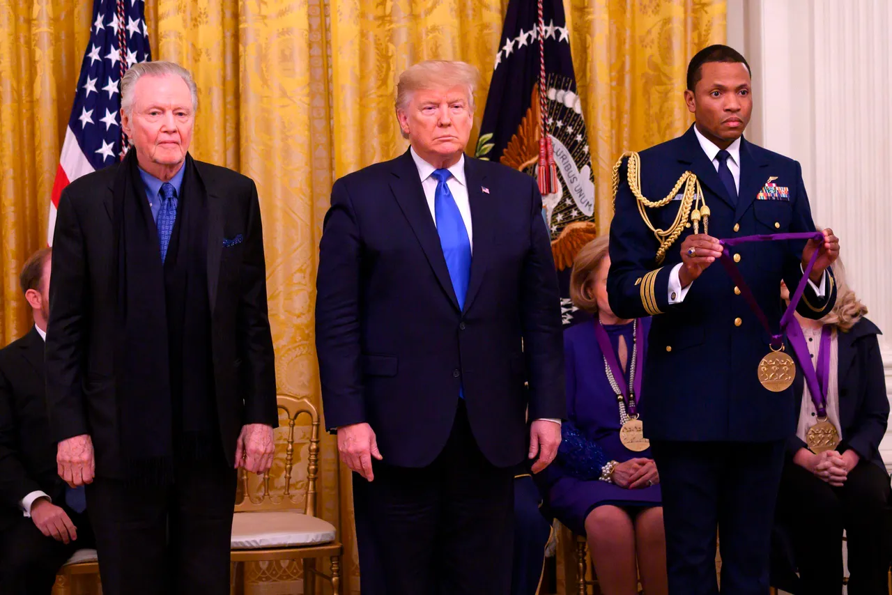 Jon Voight’s Recent Move Makes Him Most MAGA Actor In Hollywood | The ...