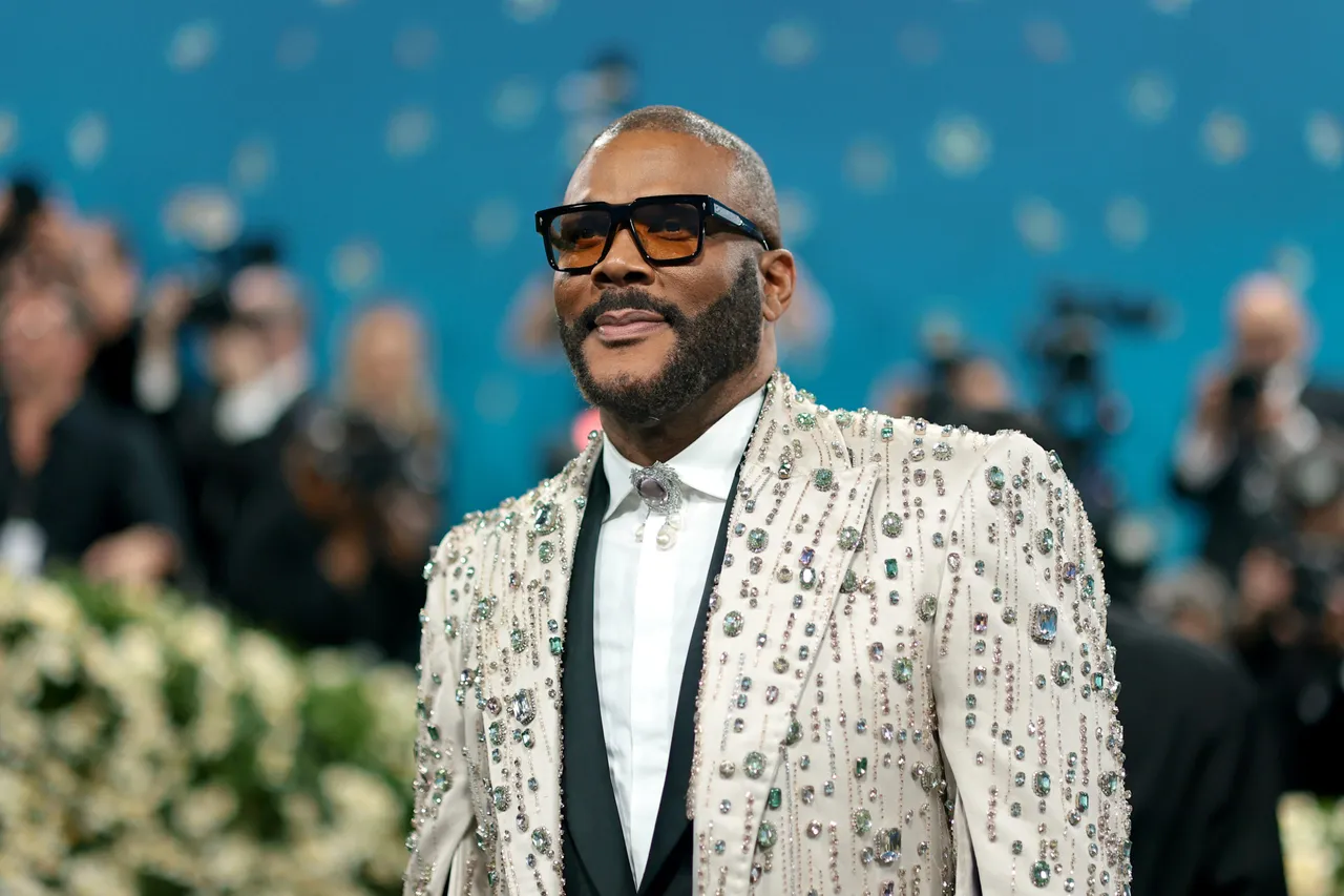 Actor Derek Dixon Sues Tyler Perry For Sexual Assault, Harassment | The ...