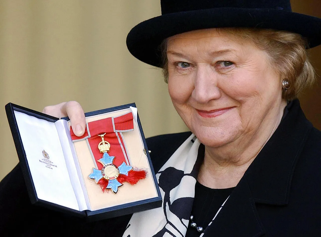‘Keeping Up Appearances’ Actress Patricia Routledge Dies At 96 | The ...