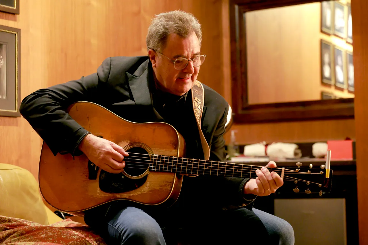 Vince Gill Thrills By Announcing Solo Tour | The Daily Caller