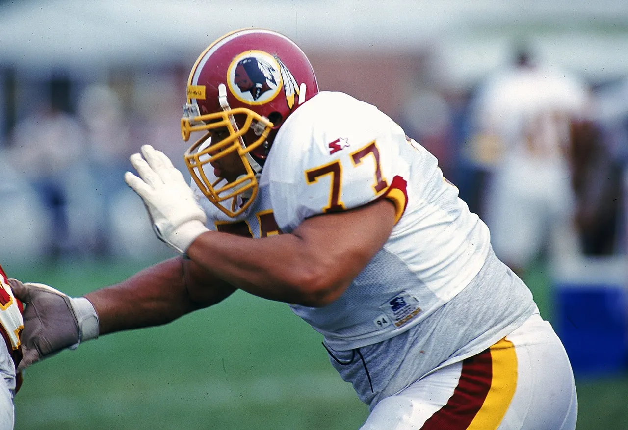 NFL-All-Star-Turned-History Teacher Tre ‘Johnson Dies At Age 54 While ...