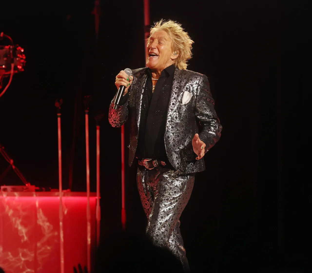 Rod Stewart Faces Backlash After Appearing At World Cup One Day After ...