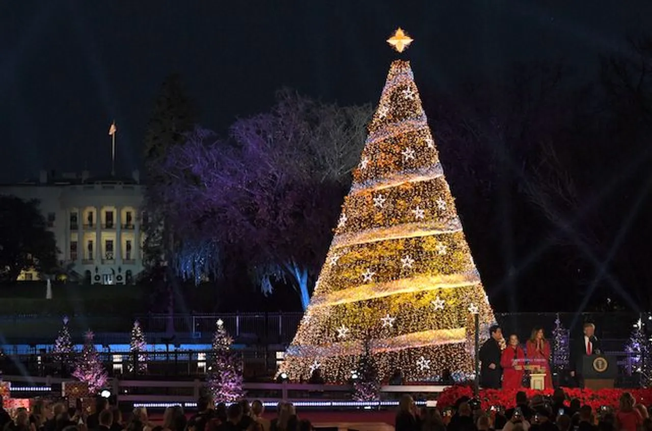 Merry Indeed: Melania Wows In Red Coat At Lighting Of National ...