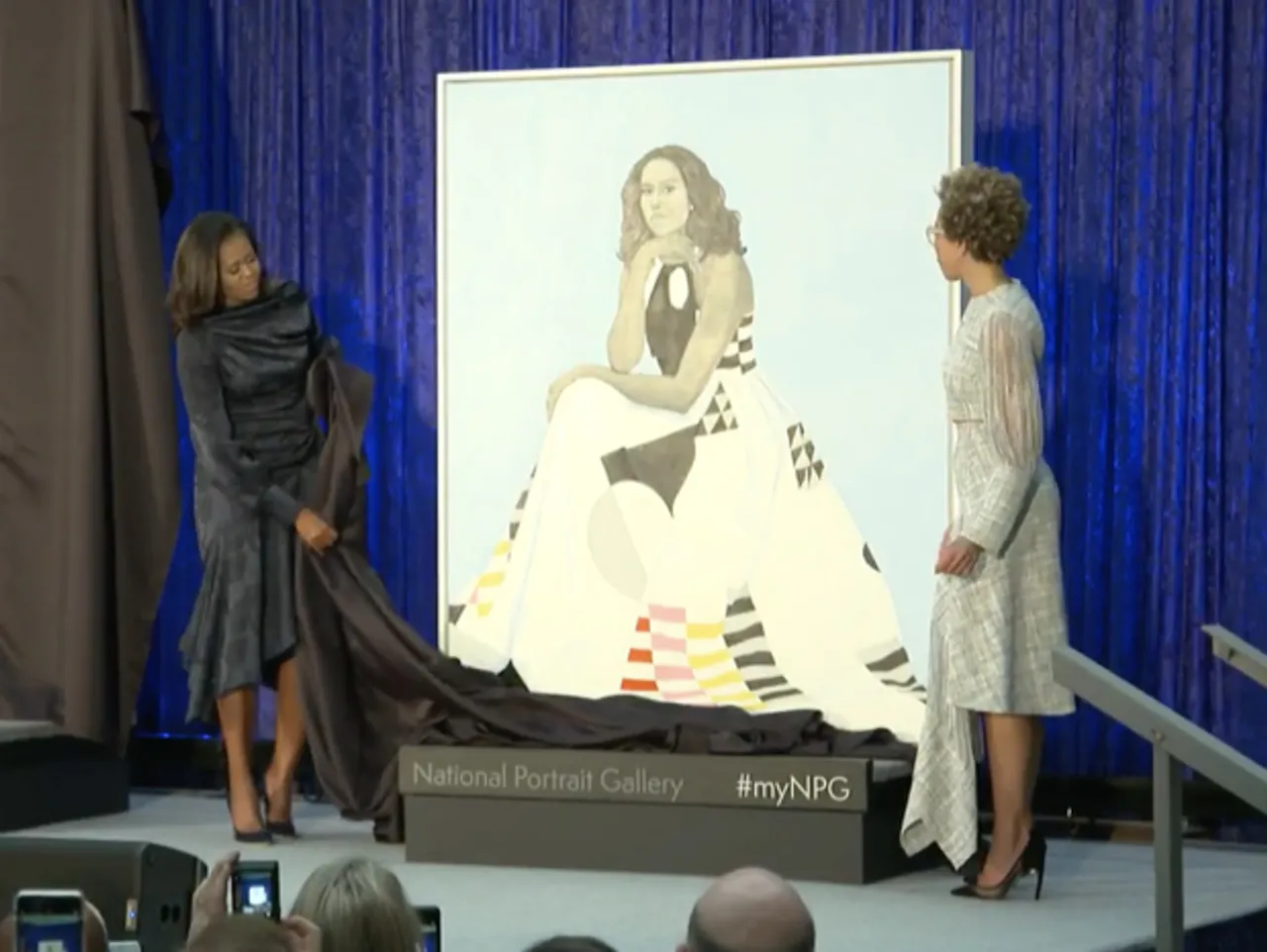 Michelle Obama Unveiled Her Official Portrait – The Audience Reaction ...