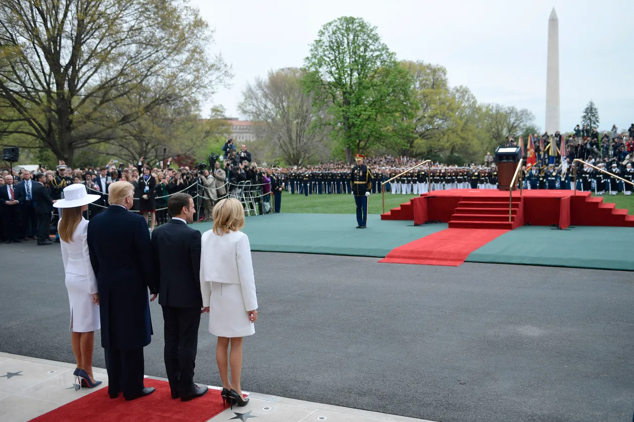 Melania Wore A Hat That Would Make Any Frenchman Surrender | The Daily ...