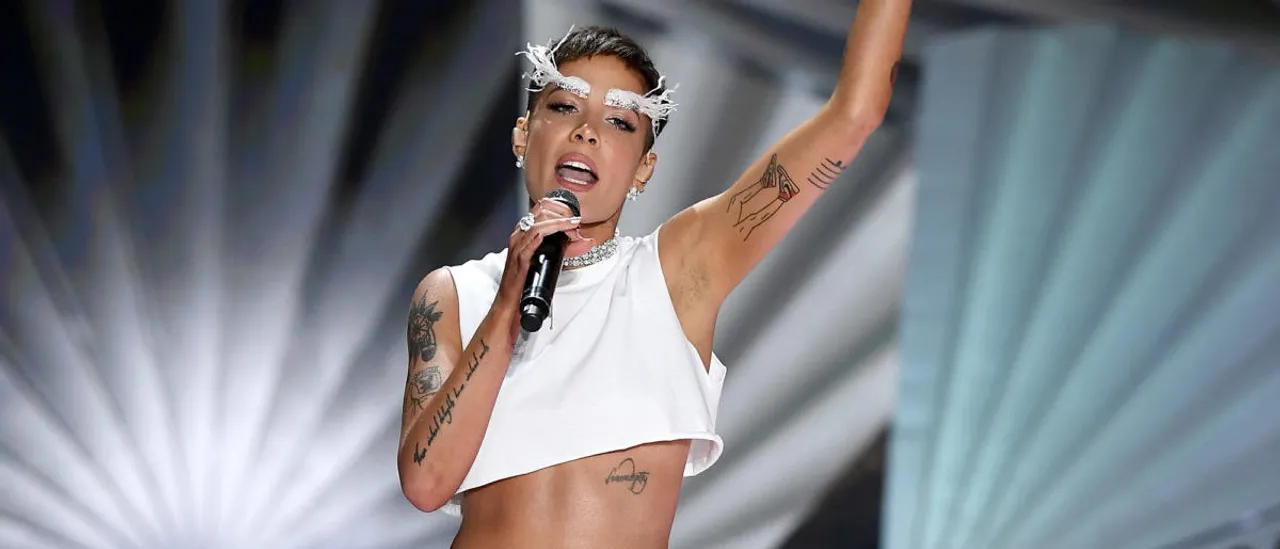 Halsey Looks Borderline Unrecognizable With New Long Blonde Hair | The ...