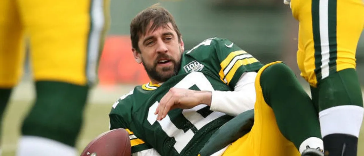 Packers QB Aaron Rodgers Taken To The Hospital In Ambulance After Head ...