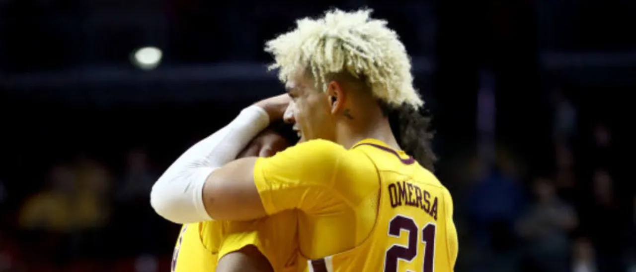 Crowd Gives Minnesota Star Jordan Murphy Standing Ovation After Losing ...