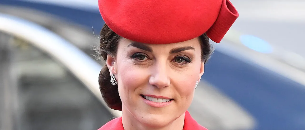 Kate Middleton Wows In Gorgeous Red-Coat-And-Hat Combo For Commonwealth ...