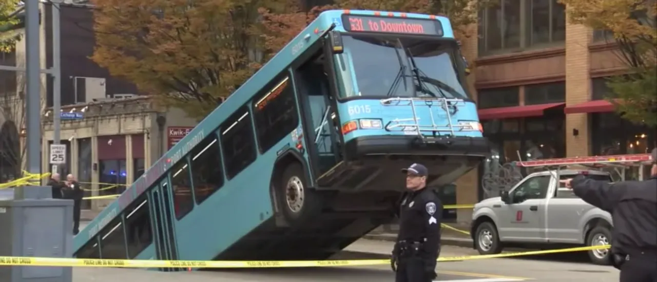 Sinkhole Swallows Bus In Downtown Pittsburgh | The Daily Caller