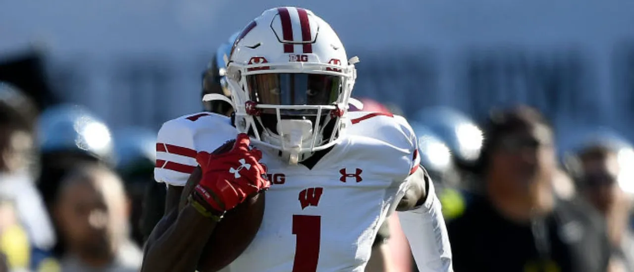 Wisconsin Football Star Aron Cruickshank Enters The Transfer Portal ...
