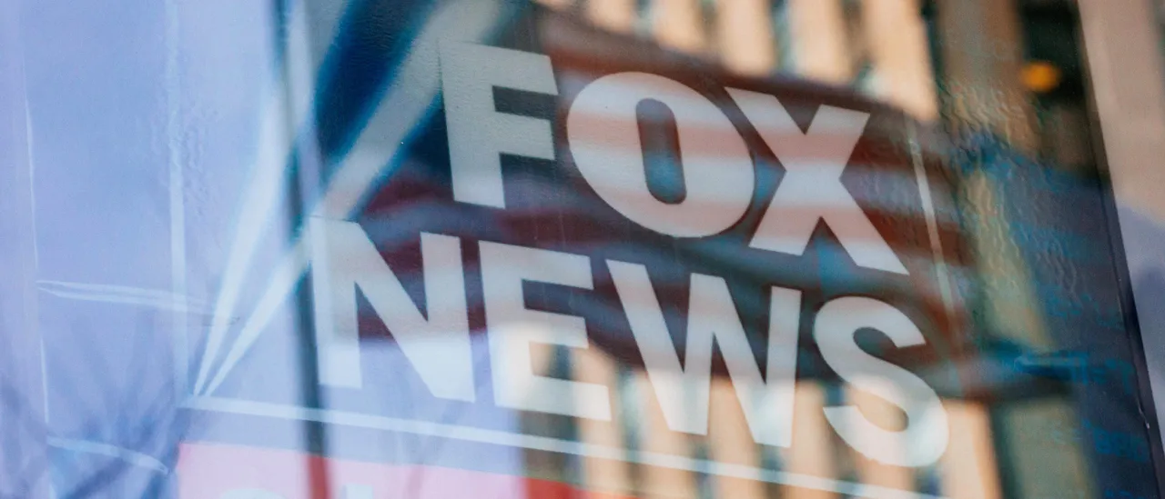 Fox News Says It ‘Mistakenly Eliminated’ Trump From Photo With Epstein ...