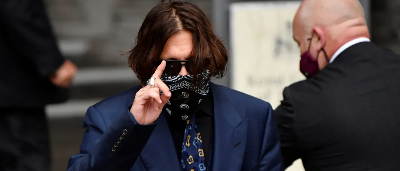 Johnny Depp Reportedly Wrote ‘I Love You’ In His Own Blood During ...