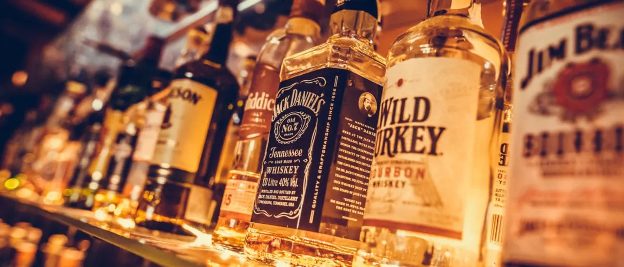 The FAA Wants Airports To Dial Back How Much Alcohol Is Served | The ...