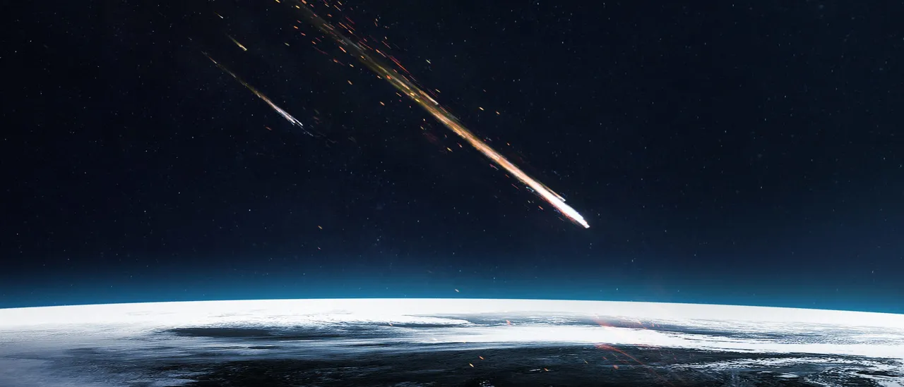 Meteor Falling To Earth Causes Massive Flash And Sonic Boom Near Lake ...