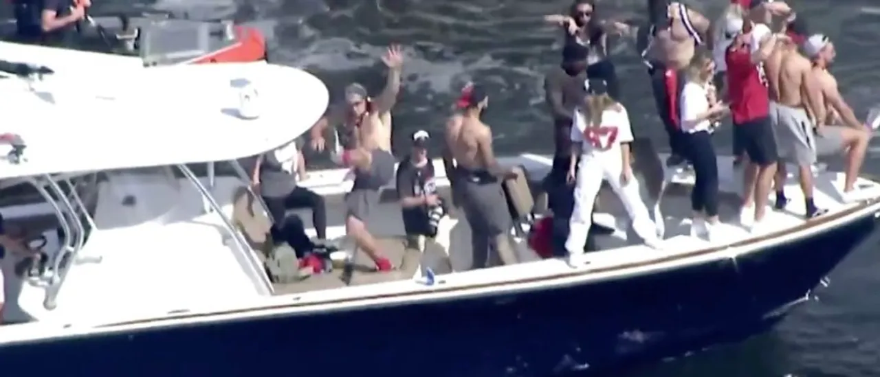 Here Are The Best Moments From Tampa Bay’s Super Bowl Boat Parade | The ...
