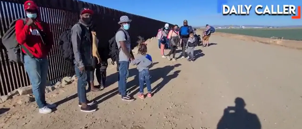 EXCLUSIVE: Videos Show Migrants Crossing Into Arizona With No Border ...