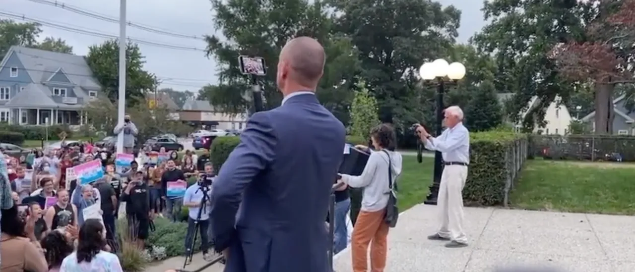 Crowd Protesting Anti-Puberty Blocker Activist Doesn’t Seem To Realize ...