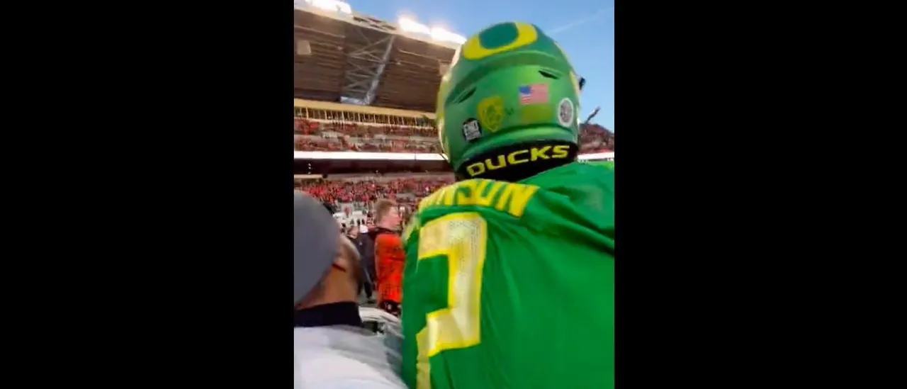 Watch Oregon Linebacker Attack Fan After Crushing Loss | The Daily Caller