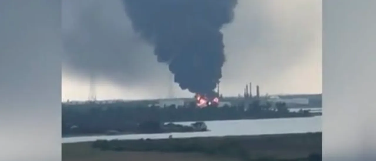 Lake Charles Oil Refinery Struck By Lightning, Prompting Shelter-In ...