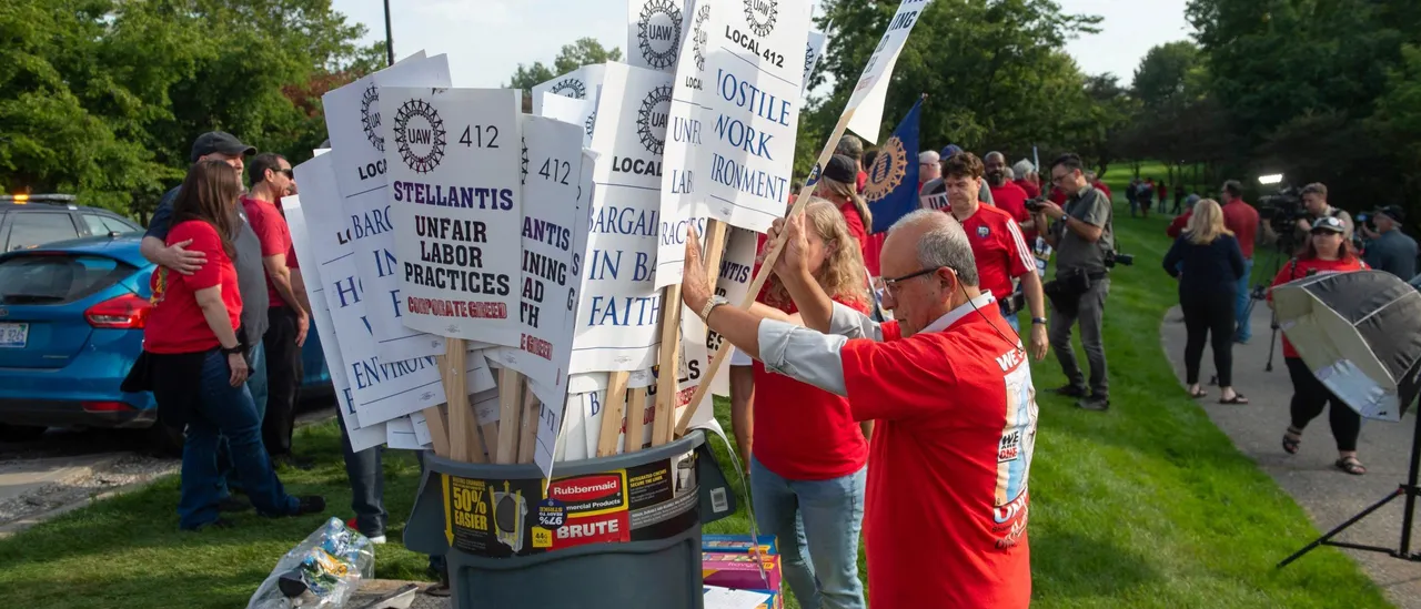 Automakers Report Billions In Losses From Autoworkers Strike | The ...