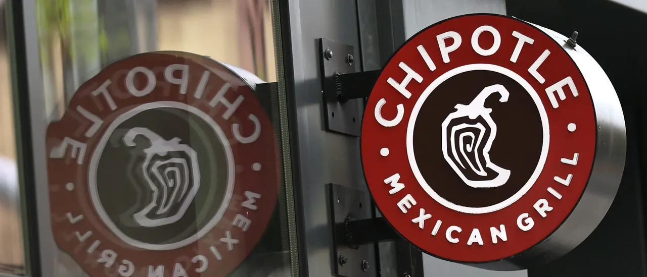‘Bud Light Treatment’: Conservative Influencer Calls For Chipotle ...