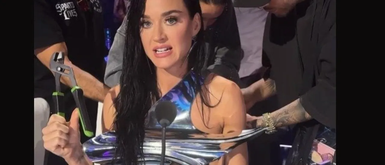 Katy Perry Suffered What Seems To Be The Longest Lasting Wardrobe ...
