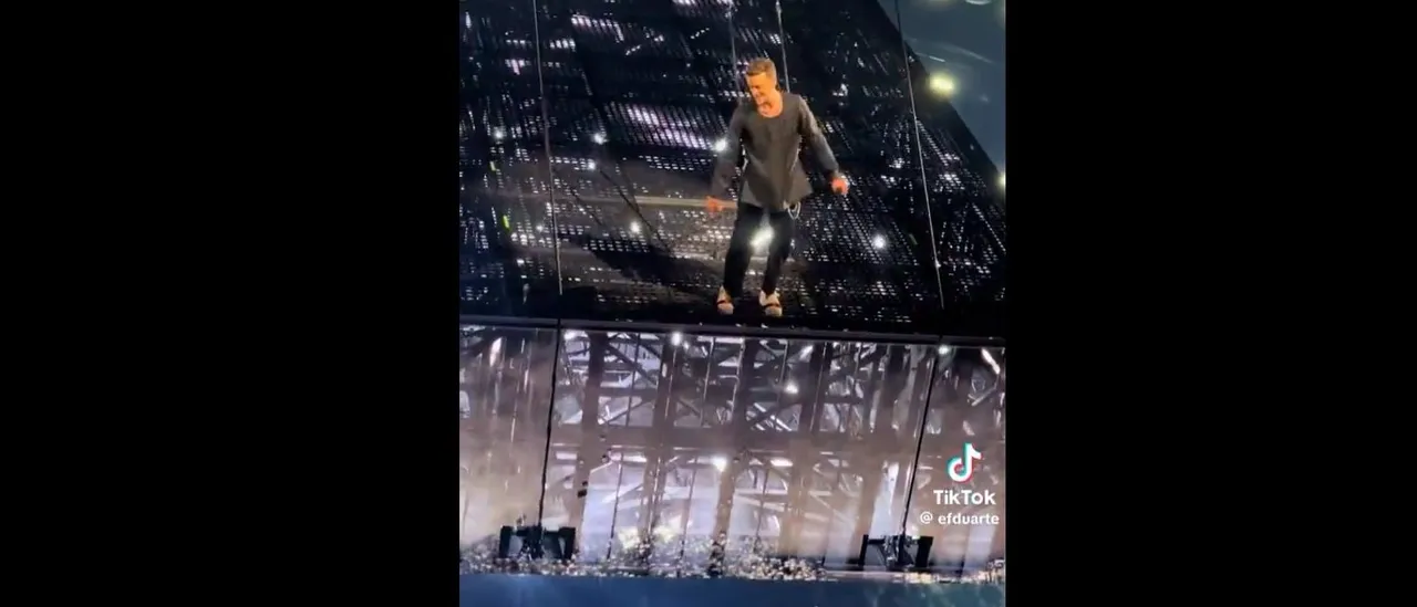 Justin Timberlake Debuts Gravity-Defying Stage | The Daily Caller