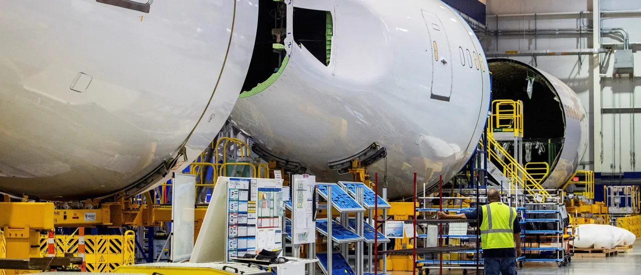 FAA Probes Boeing Over Potential Lapse In 787 Dreamliner Inspections ...