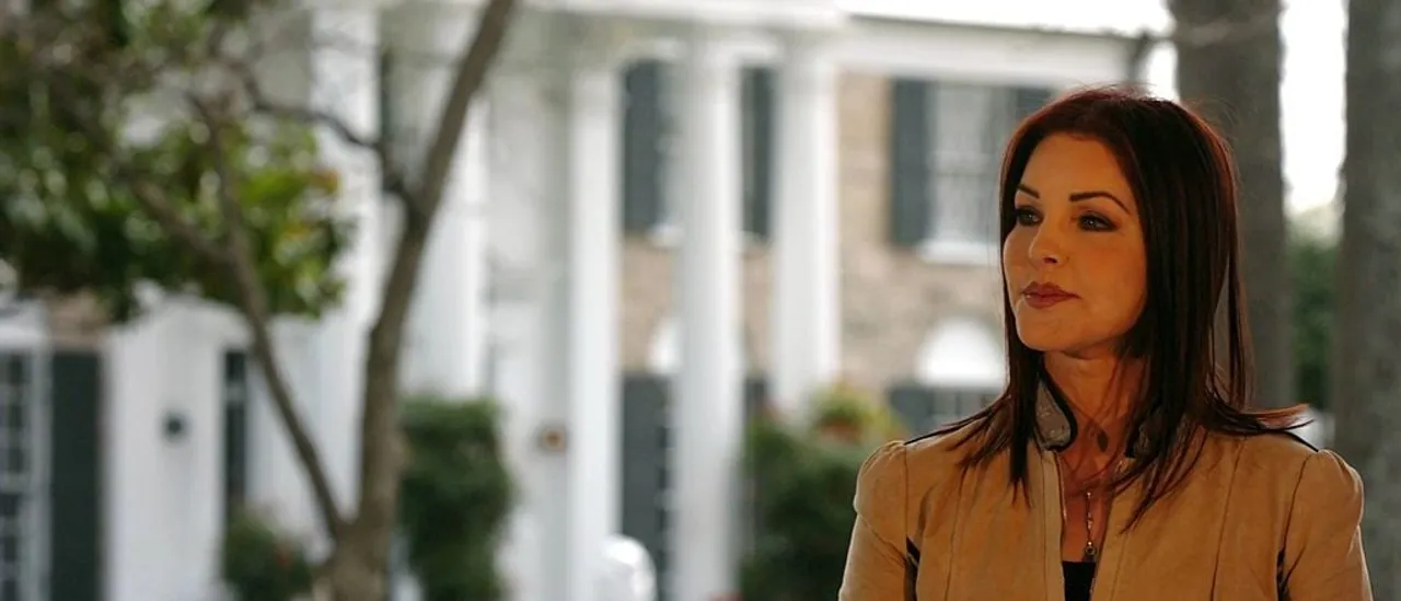 Police Charge Woman For Trying To Steal Elvis Presley’s Graceland In ...