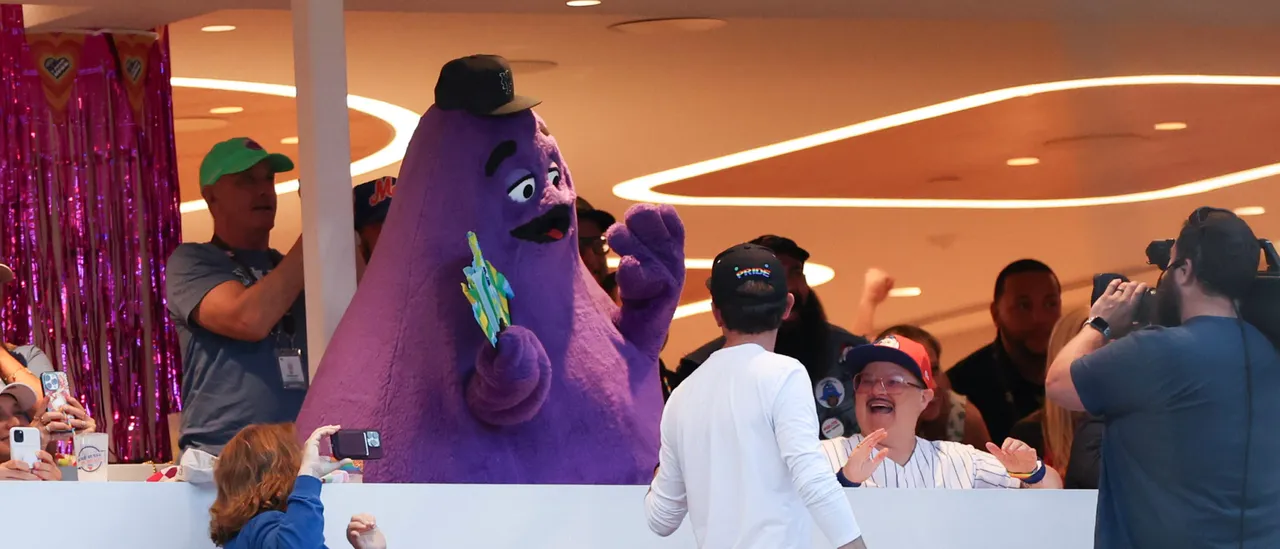 New York Mets Gloriously Honor Their Good Luck Charm Grimace With His ...