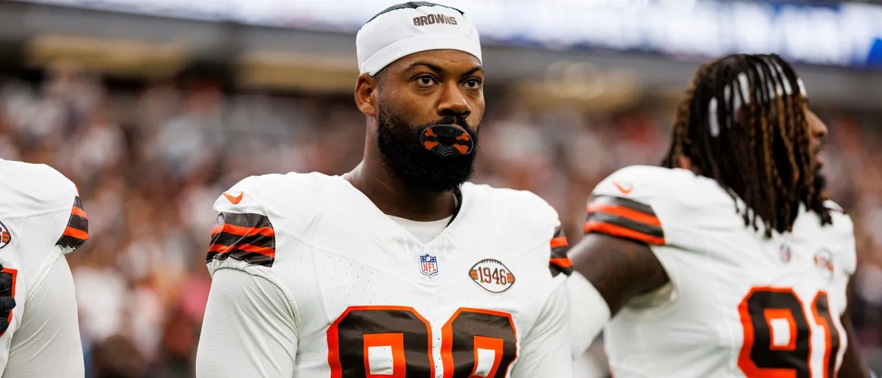Former Pro Bowler Za’Darius Smith Shipped From Cleveland Browns To ...