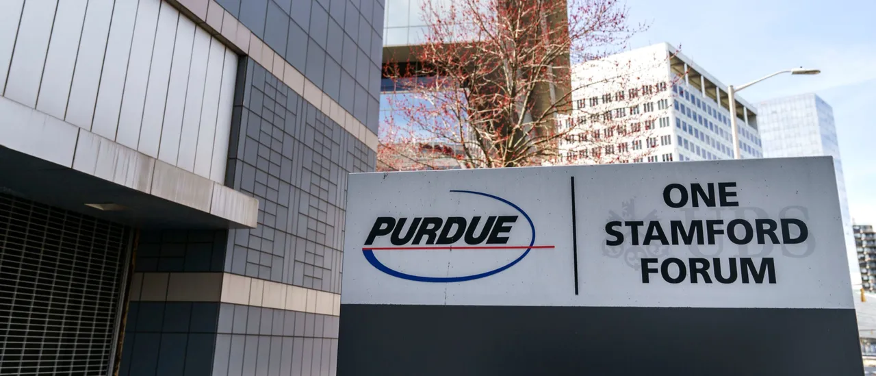 Purdue Pharma, Sacklers Reach $7.4 Billion National Opioid Settlement ...