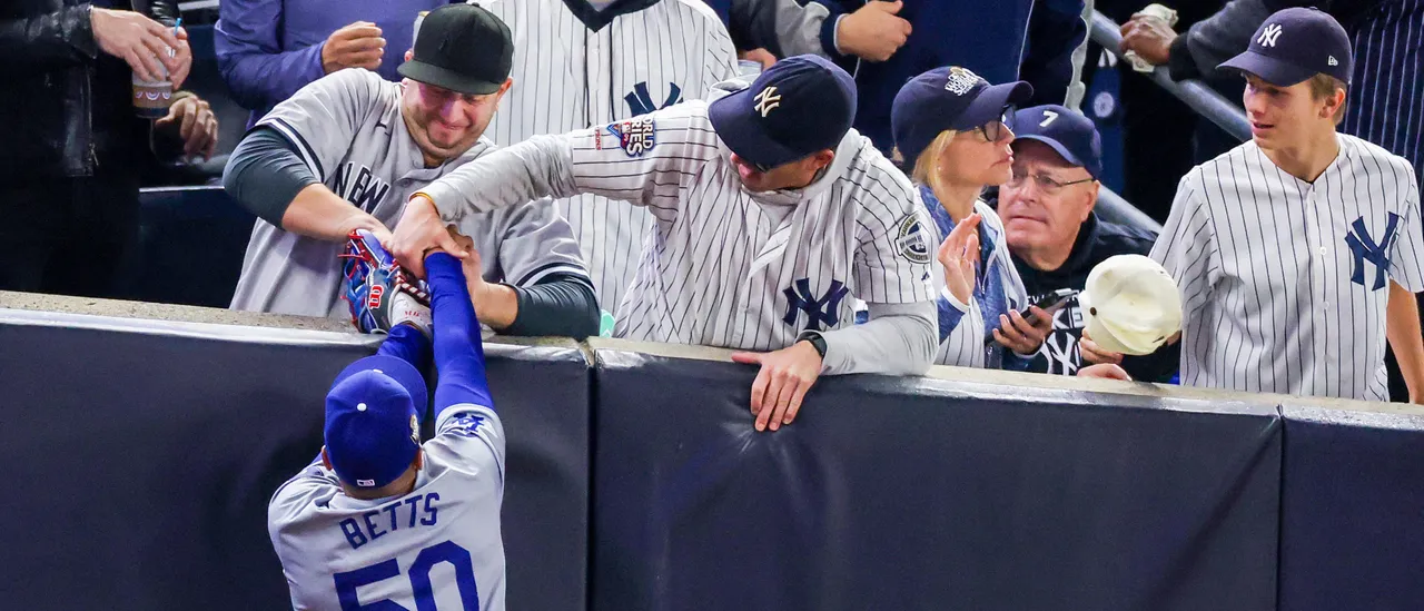 Yankees Fans Who Interfered During World Series Banned By MLB ...