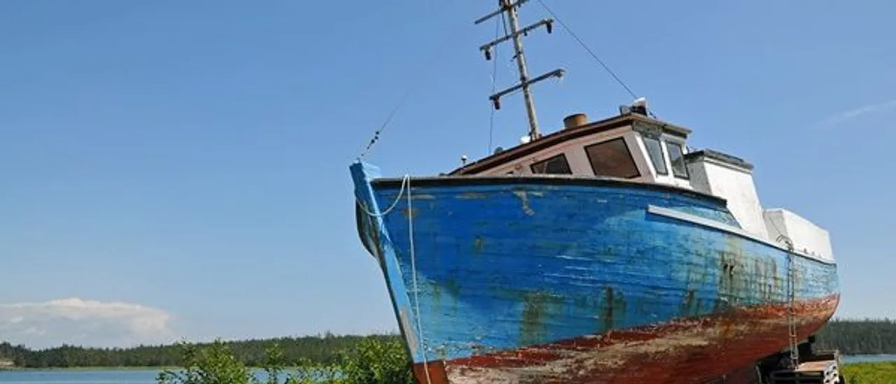 Captain’s Sailboat Washes Ashore After Battling 16-Hour Storm. He’s Now ...