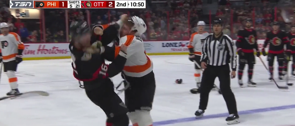 Philadelphia Flyers’ Nic Deslauriers Gloriously Gets Into Fight … And ...