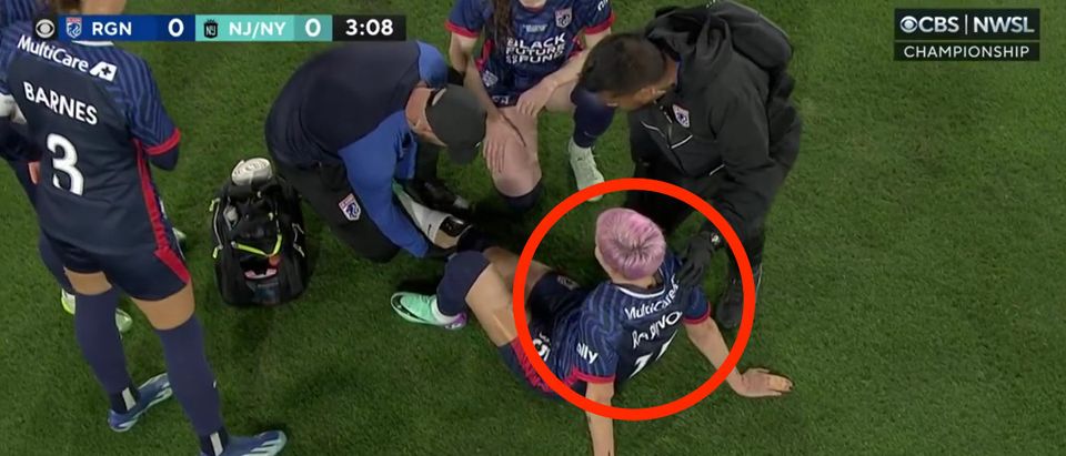 Megan Rapinoe Suffers Sudden Injury, Hobbles Off Pitch In Her Final ...
