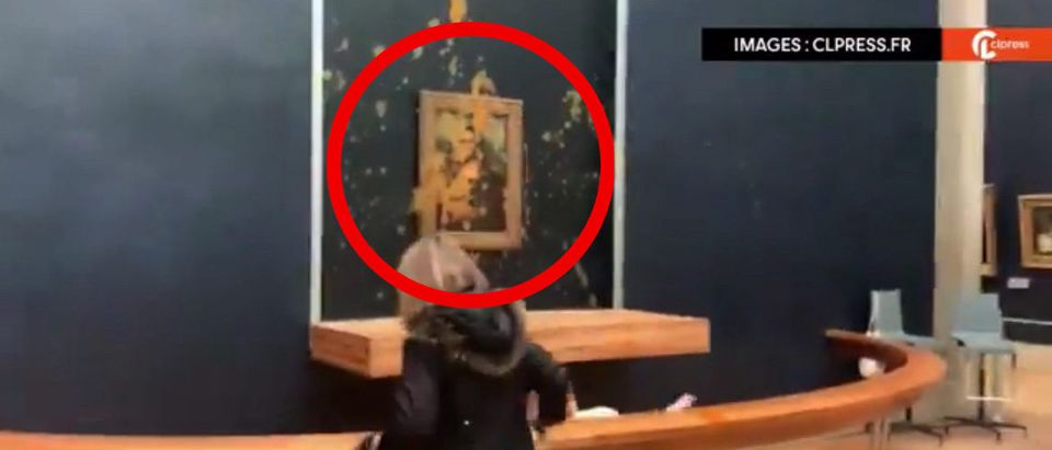 Video Shows Climate Activists Deface The Mona Lisa With Soup | The ...
